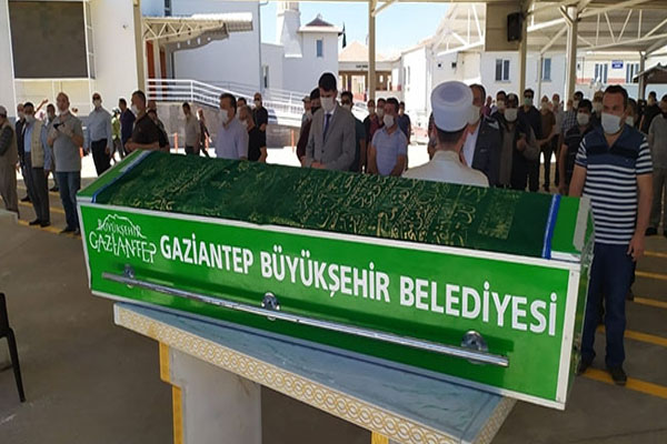Kayalıklardan düşen Öğretmen, hayatını kaybetti - Kamudanhaber İnternet ... Kayalıklardan düşen Öğretmen, hayatını kaybetti - Kamudanhaber İnternet ...
