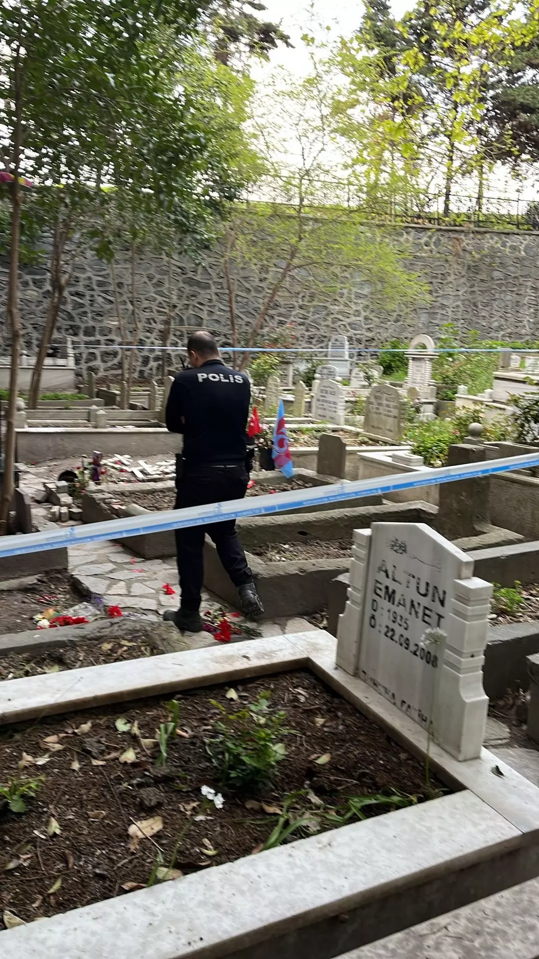 Duruşma günü Ahmet Minguzzi’nin mezarına çirkin saldırı! Aile ölüm ...